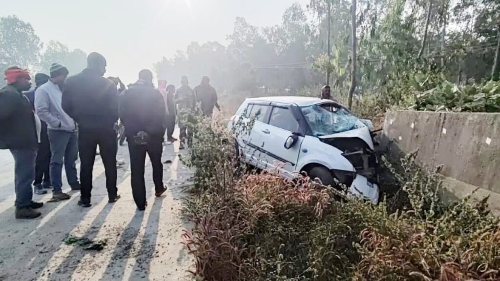 Barhi Car Crash: 3 Family Members Killed, 6 Injured After Hitting ...